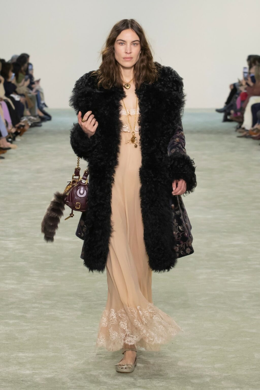 Chloé Winter 25: Personal Evolution & Return of the Paddington